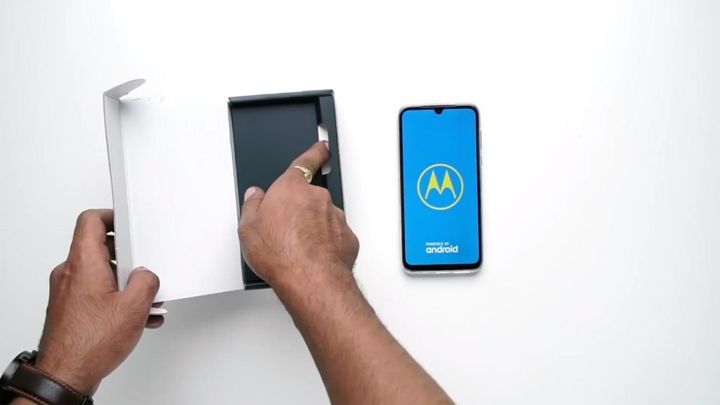 Fix Motorola Moto G8 Plus 2019 Stuck on Boot Start screen logo ...