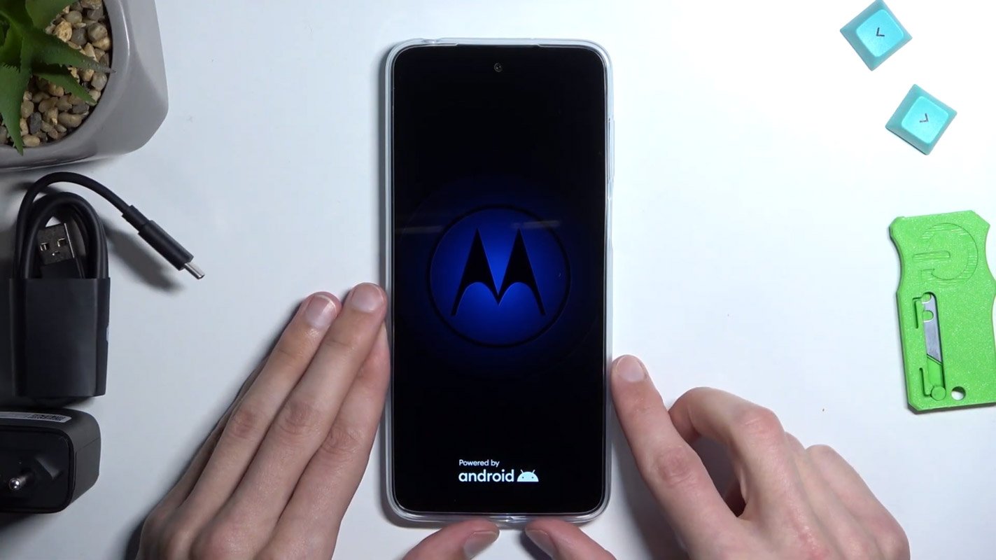 Fix Motorola Moto G73 Stuck on Boot Start screen logo - Android Infotech